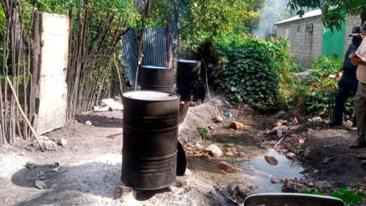 Ocupan 23 tanques con clerén en Barahona - Agenda56