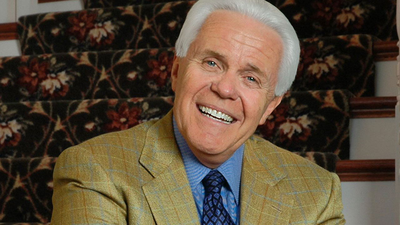 Pastor evangélico pide a la gente que done más dinero a su iglesia y ...