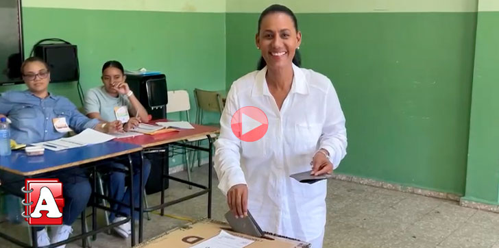 “Estoy muy feliz”, afirma Yani Ventura al ejercer su derecho al voto en ...